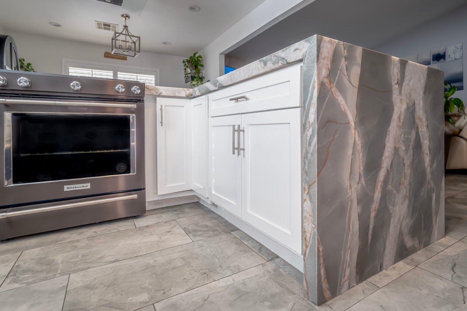 Discovering the Appeal of Waterfall Edge Countertops | What is it?