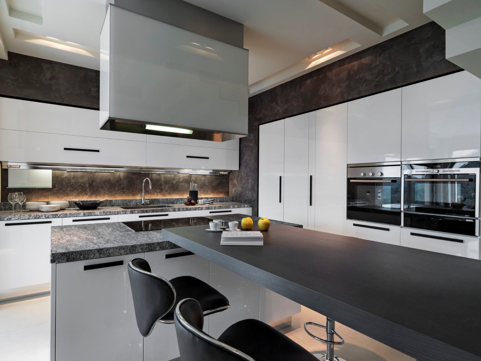 How to Mix and Match Countertops for a Stylish Kitchen